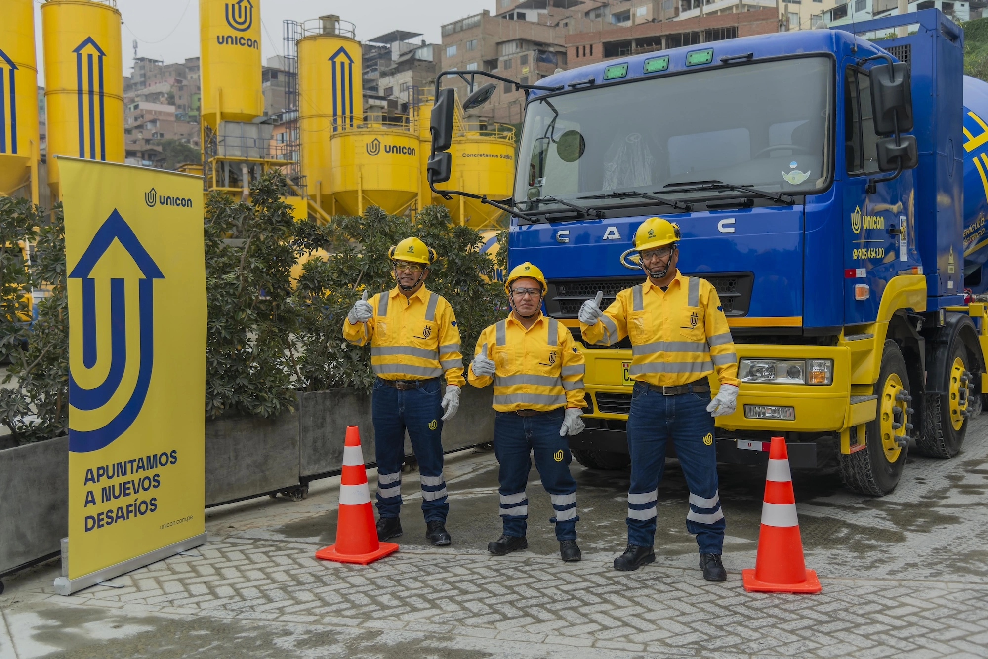 UNICON presenta el primer camión mezclador de concreto 100% eléctrico ...